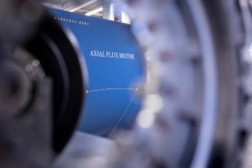 Mercedes-Benz accelerates the transformation of its production network ...