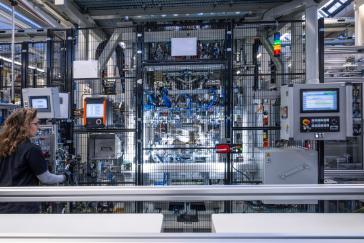 Mercedes-Benz accelerates the transformation of its production network ...