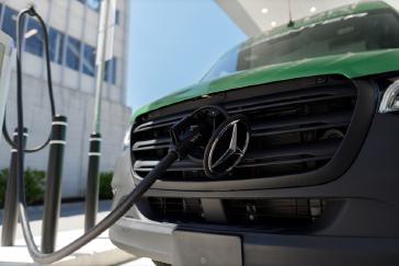 Mercedes-Benz Vans USA Partners with Goodr Founder Jasmine Crowe ...