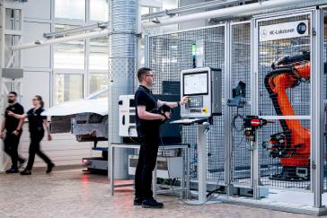 Mercedes-Benz accelerates the transformation of its production network ...