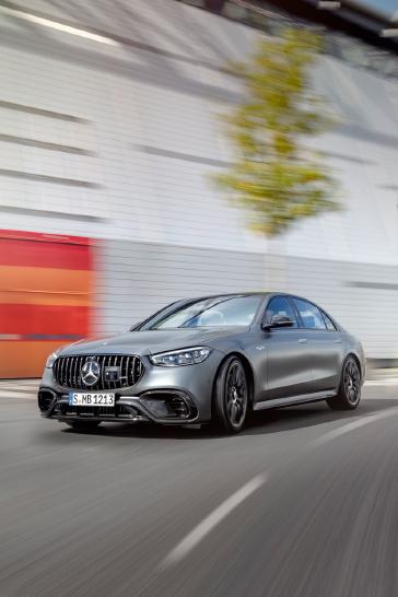 The S-Class from Mercedes-AMG: Perfect synthesis of luxurious comfort ...