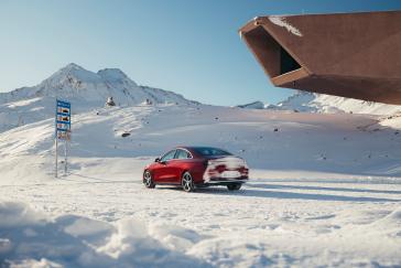 High-tech, electrified, efficient: the all-new CLA hybrid