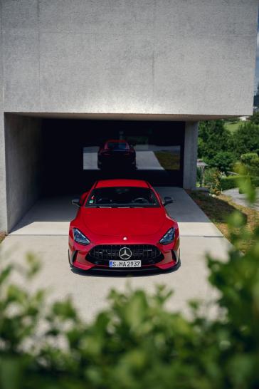The new Mercedes-AMG GT 63 S E PERFORMANCE