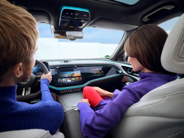 Mercedes-Benz brings movie magic into the car with RIDEVU advanced ...