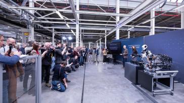 Mercedes-Benz accelerates the transformation of its production network ...