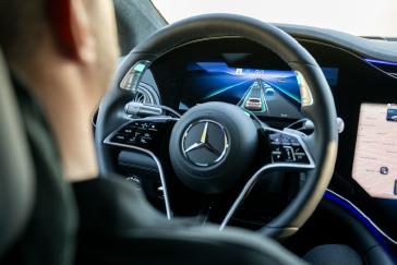 Automated driving revolution: Mercedes-Benz announces U.S. availability ...