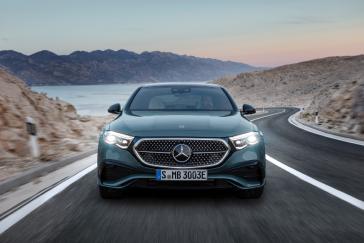 A bridge between tradition and digitalization: the new E-Class