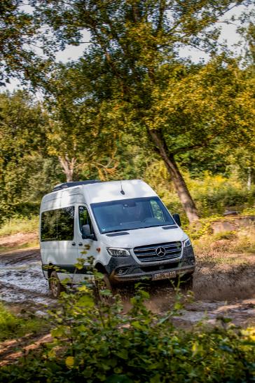 Mercedes-Benz Sprinter with updated drive technology and innovative ...