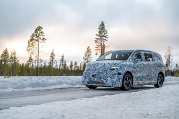 New Mercedes-Benz MPVs Master Winter Testing in the Arctic Circle