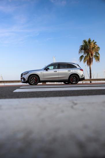 First SUV with Mercedes-AMG-exclusive E PERFORMANCE hybrid technology