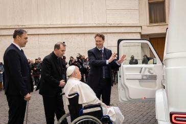 Pope Francis receives first electric “Popemobile” from Mercedes-Benz