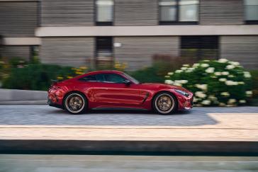 The new Mercedes-AMG GT 63 S E PERFORMANCE