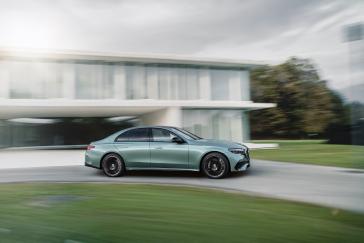 A bridge between tradition and digitalization: the new E-Class